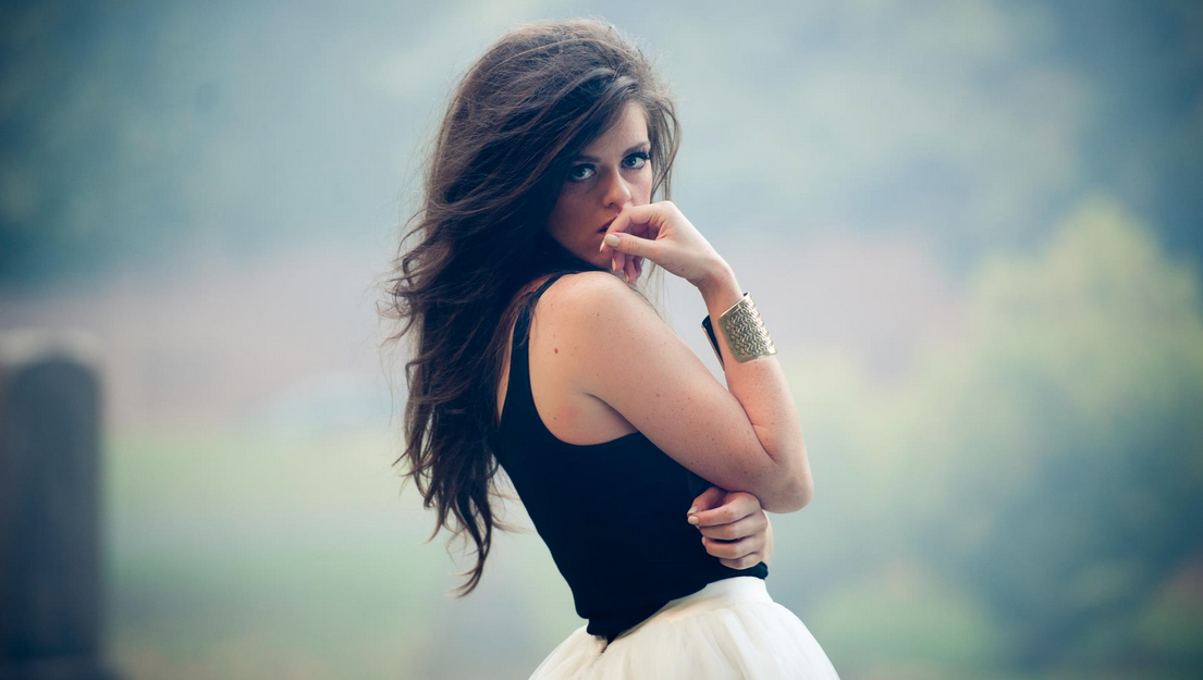 Artist Of The Week. Sara Jackson-Holman - Right Chord Music