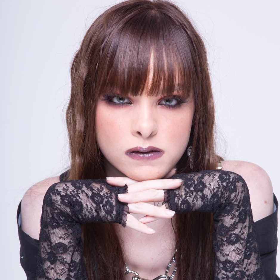 Lizzie Claps Back With ‘Fool of My Heart’ | Right Chord Music