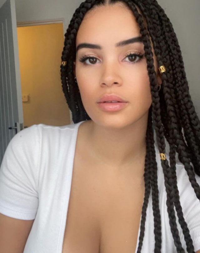 Eljé Drinks In TikTok Success With Her 'Peach Squash Sunday' | Right Chord Music