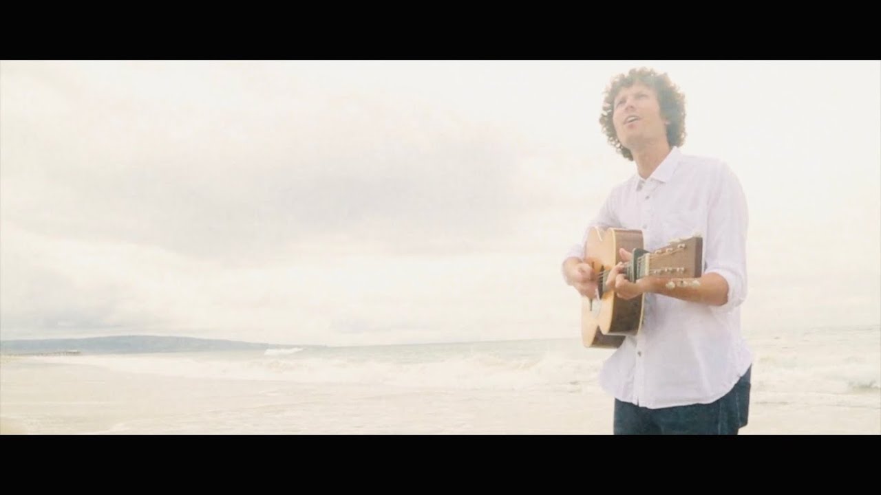 Owen Hamlin Floats Along ‘Swimming In Your Sea’ | Right Chord Music
